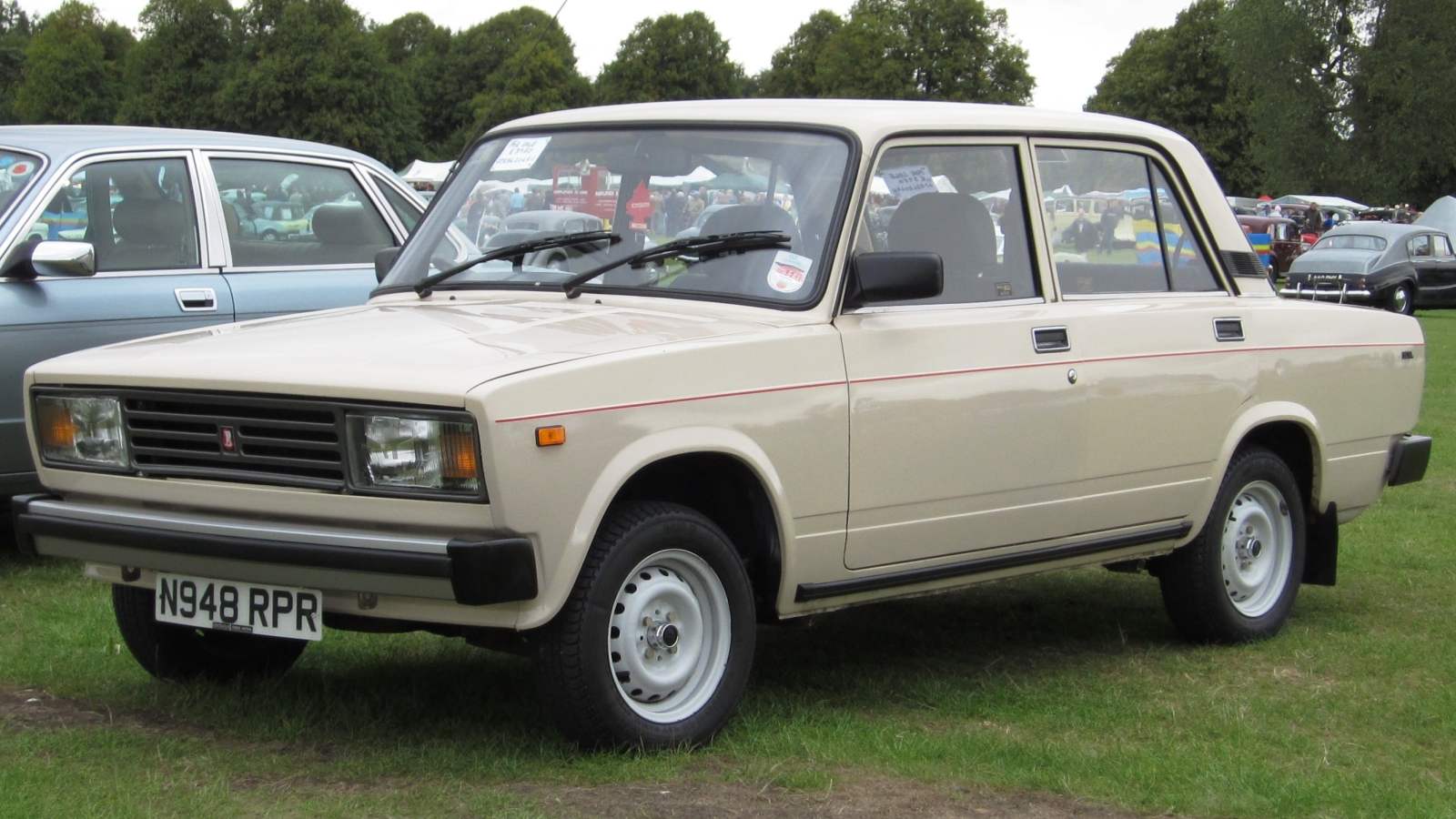 Android Auto arrive sur les voitures... Lada — Frandroid