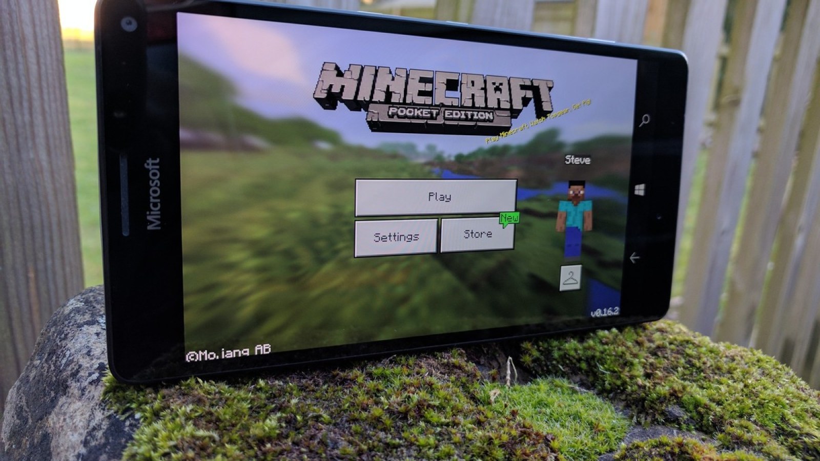 Minecraft Pocket Edition : quand même Microsoft ne croit plus à Windows ...