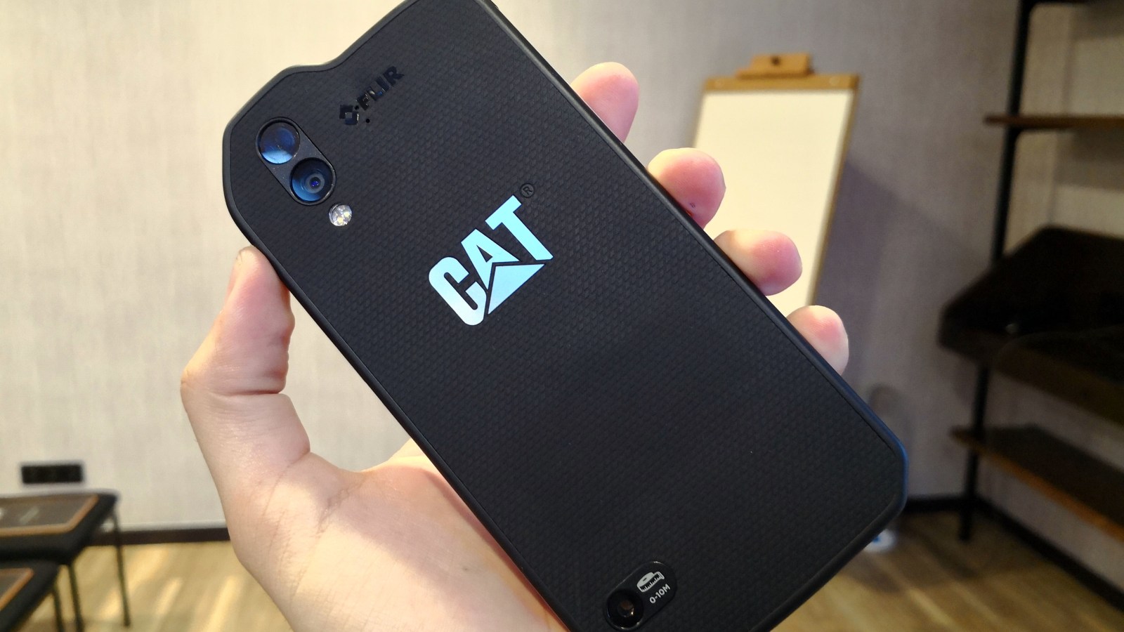 MWC 2018 : voici le Cat S61 avec caméra thermique HD et capteur de ...