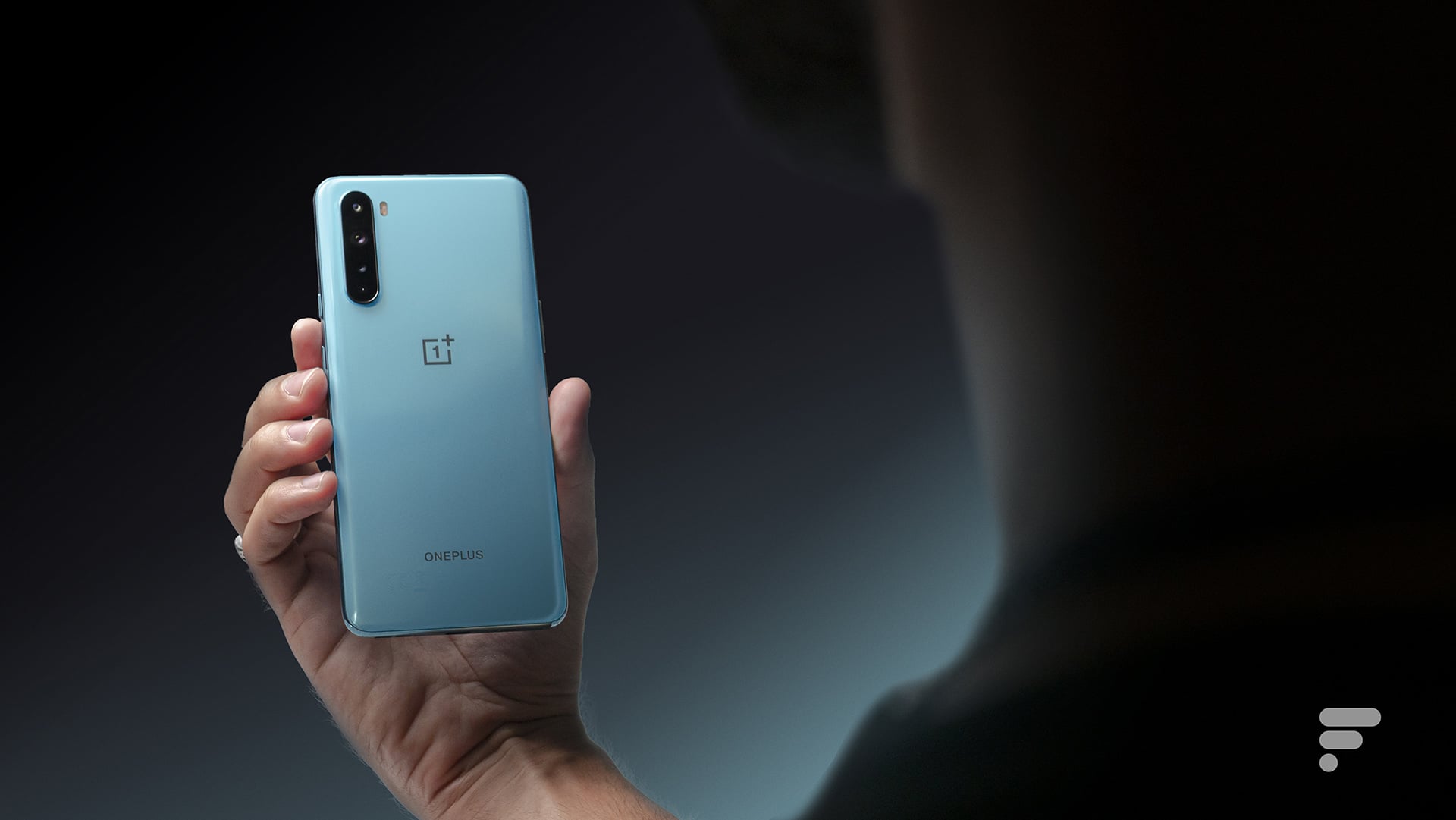 Prise en main du Motorola C Plus : une autonomie prometteuse à petit prix