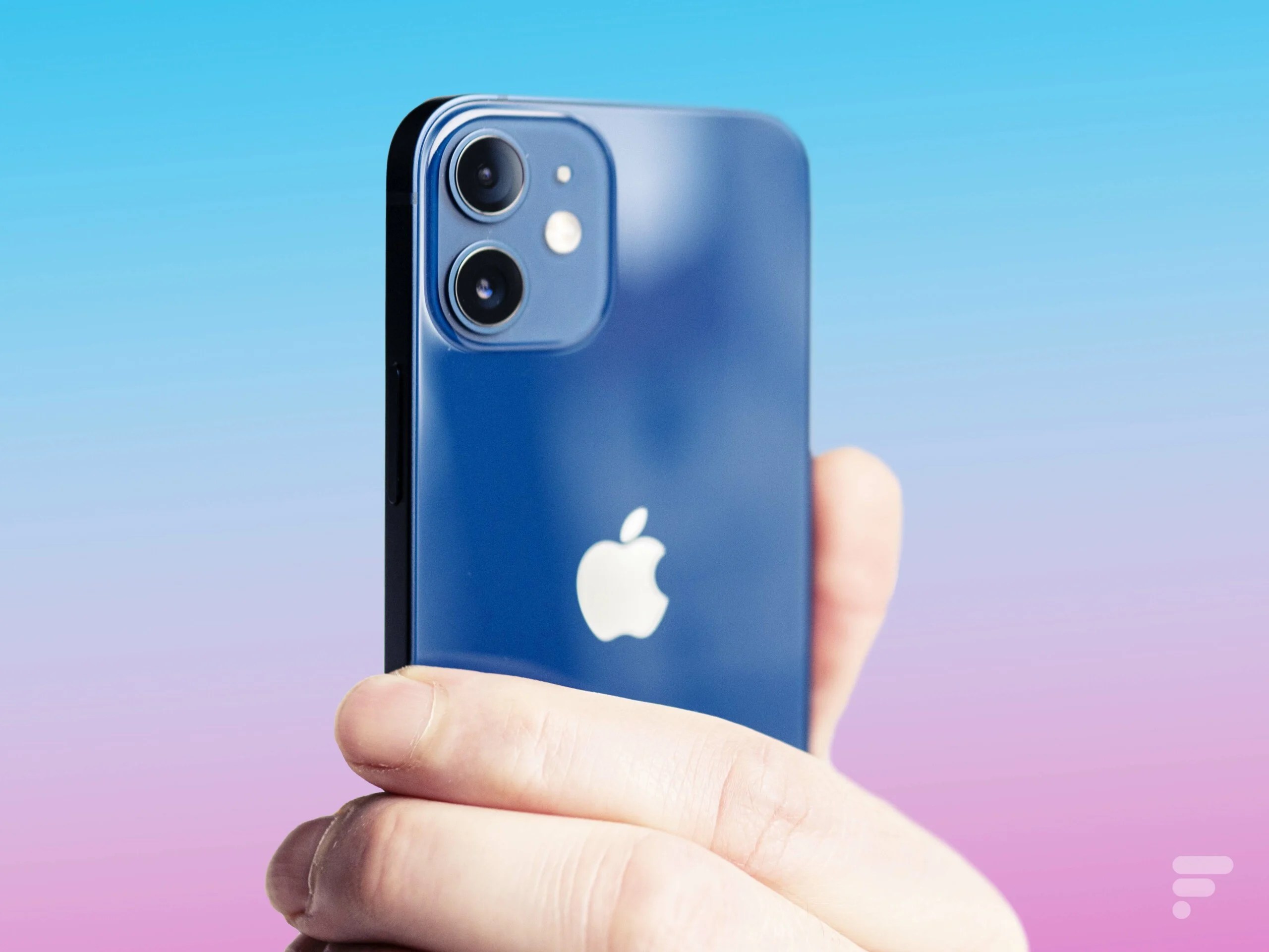 Les tests de l'iPhone 12 mini sont là : l'autonomie est-elle mini