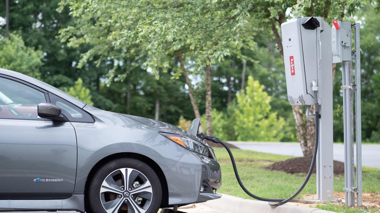 La Nissan Leaf permet de revendre l’énergie de sa batterie à EDF pour ...