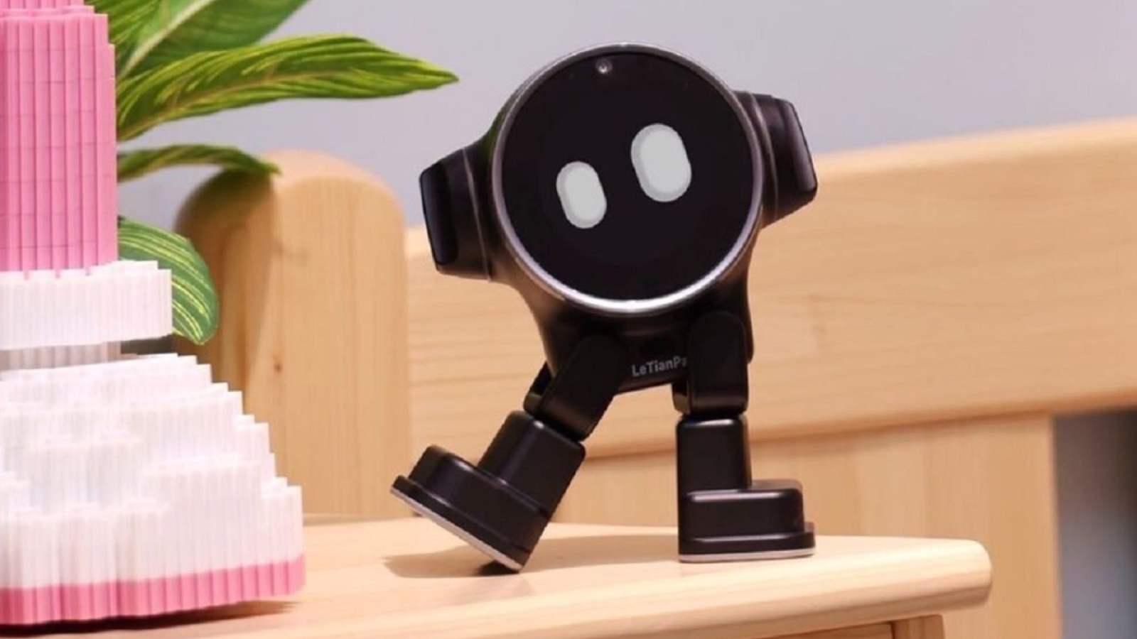 L'étrange petit robot de bureau sous Android — Frandroid