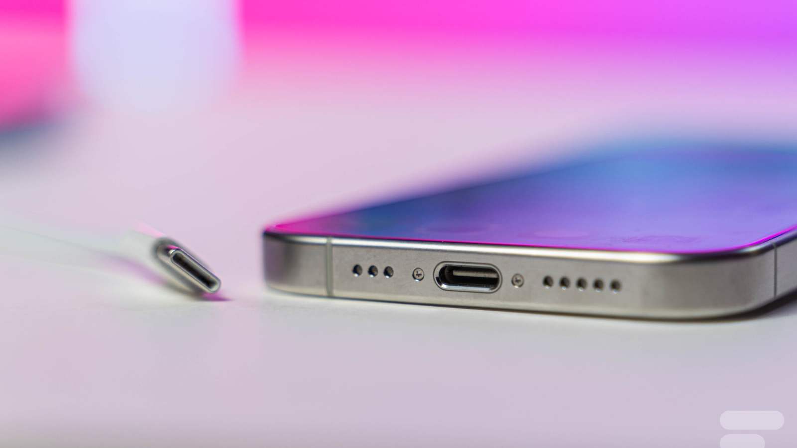 L'iPhone 15 a un bug de chargement en USB-C : comment le réparer ...