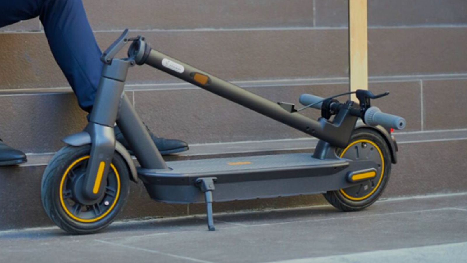 Ninebot Max G30E II : plus de 300 € de remise pour cette trottinette à ...