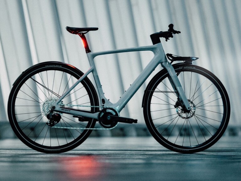 Cet étonnant vélo électrique à quatre roues débarque en France, mais il ...