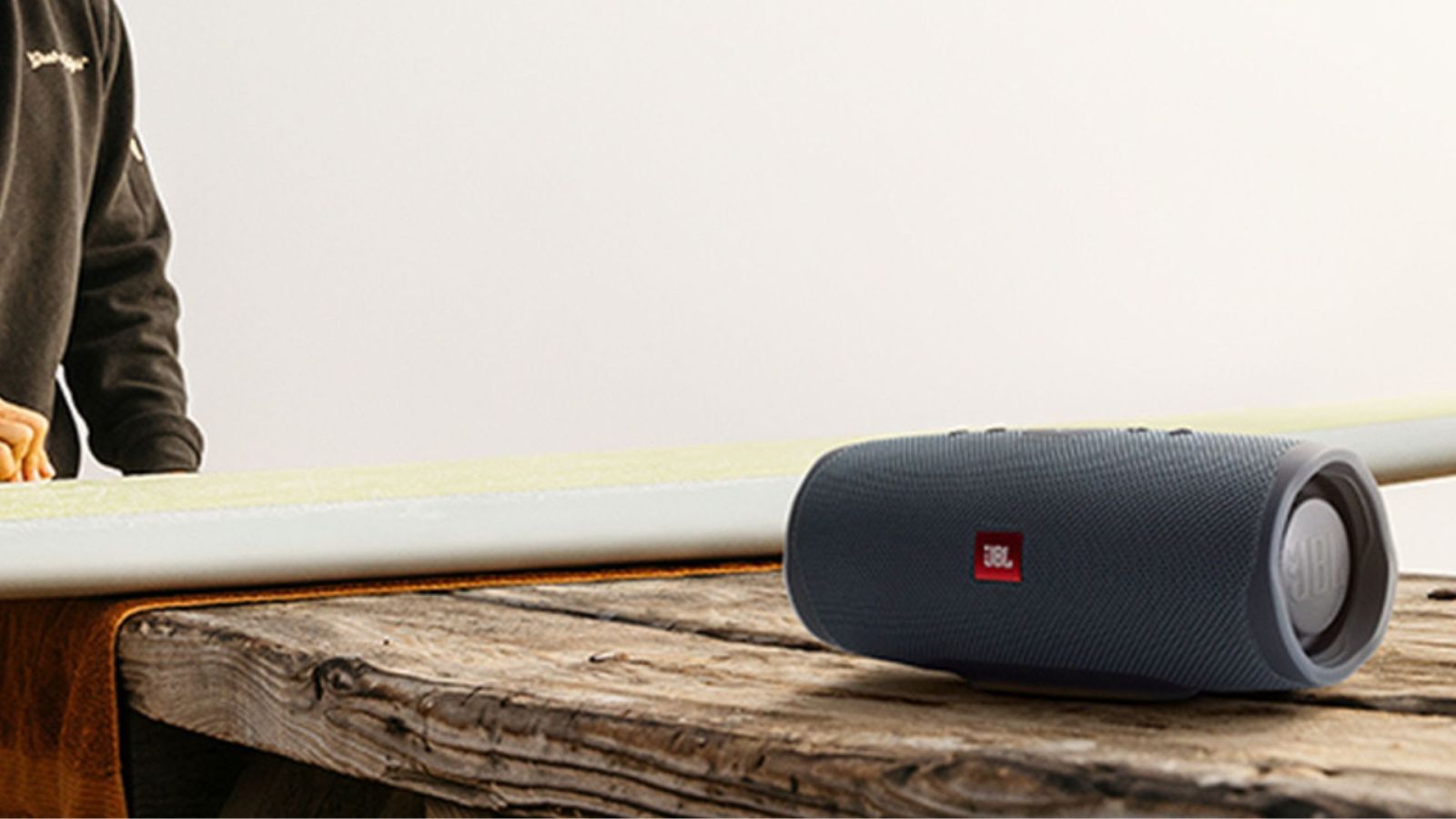JBL Charge Essential 2 : l’enceinte idéale pour vos vacances est enfin ...