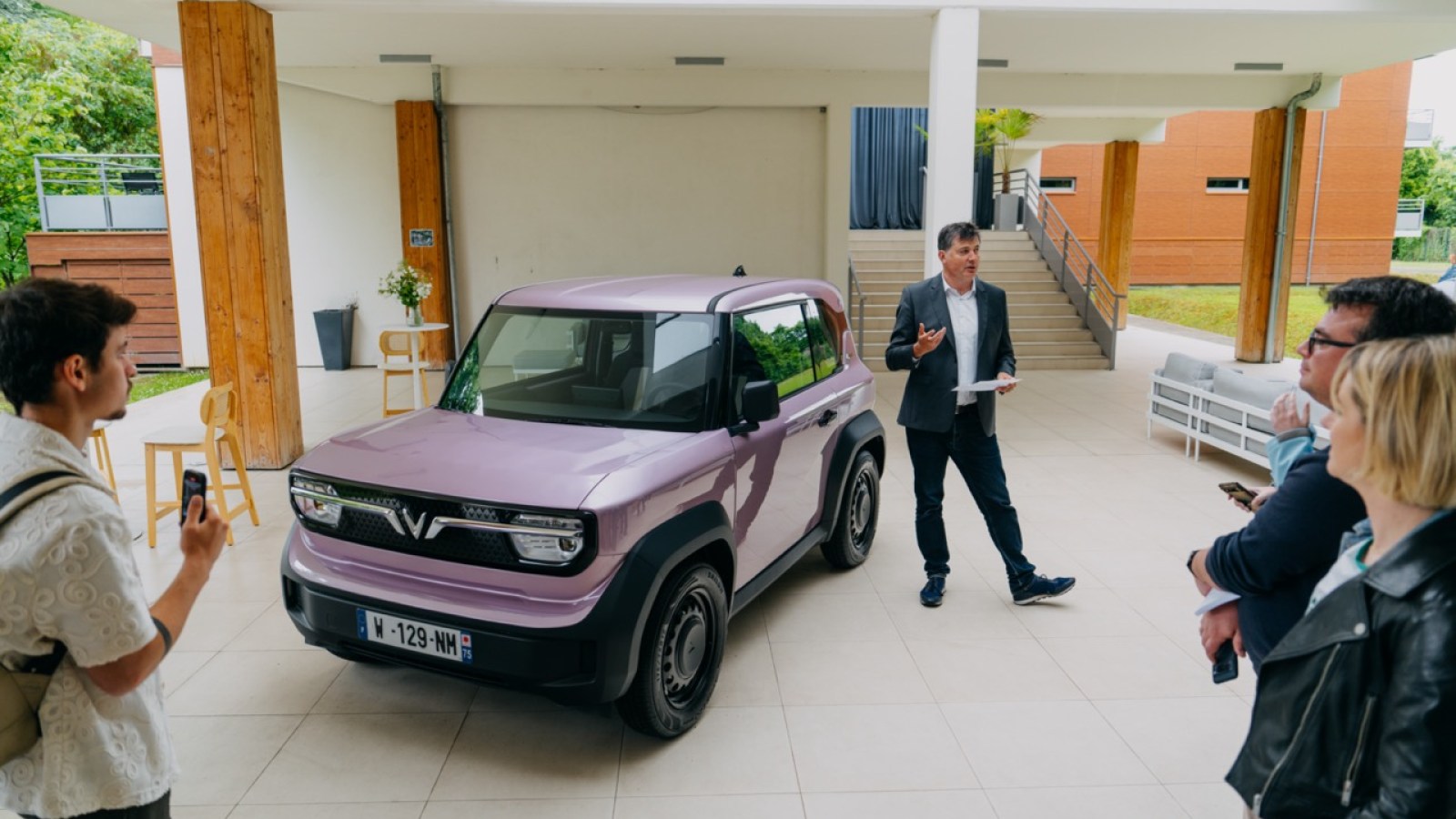 On est montés à bord du Vinfast VF3 : une voiture électrique sous les 10 000 €, mais avec de ...