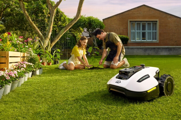 YUKA 2000 : le robot tondeuse qui aime les grandes surfaces est en ...