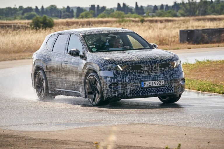 BMW iX3 (2025) — réserver un essai, fiche technique et actualités ...