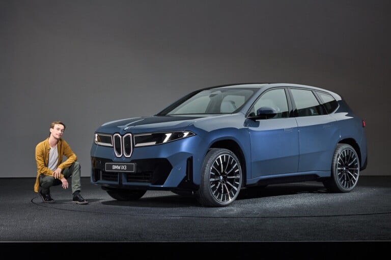 BMW iX3 (2025) — réserver un essai, fiche technique et actualités ...