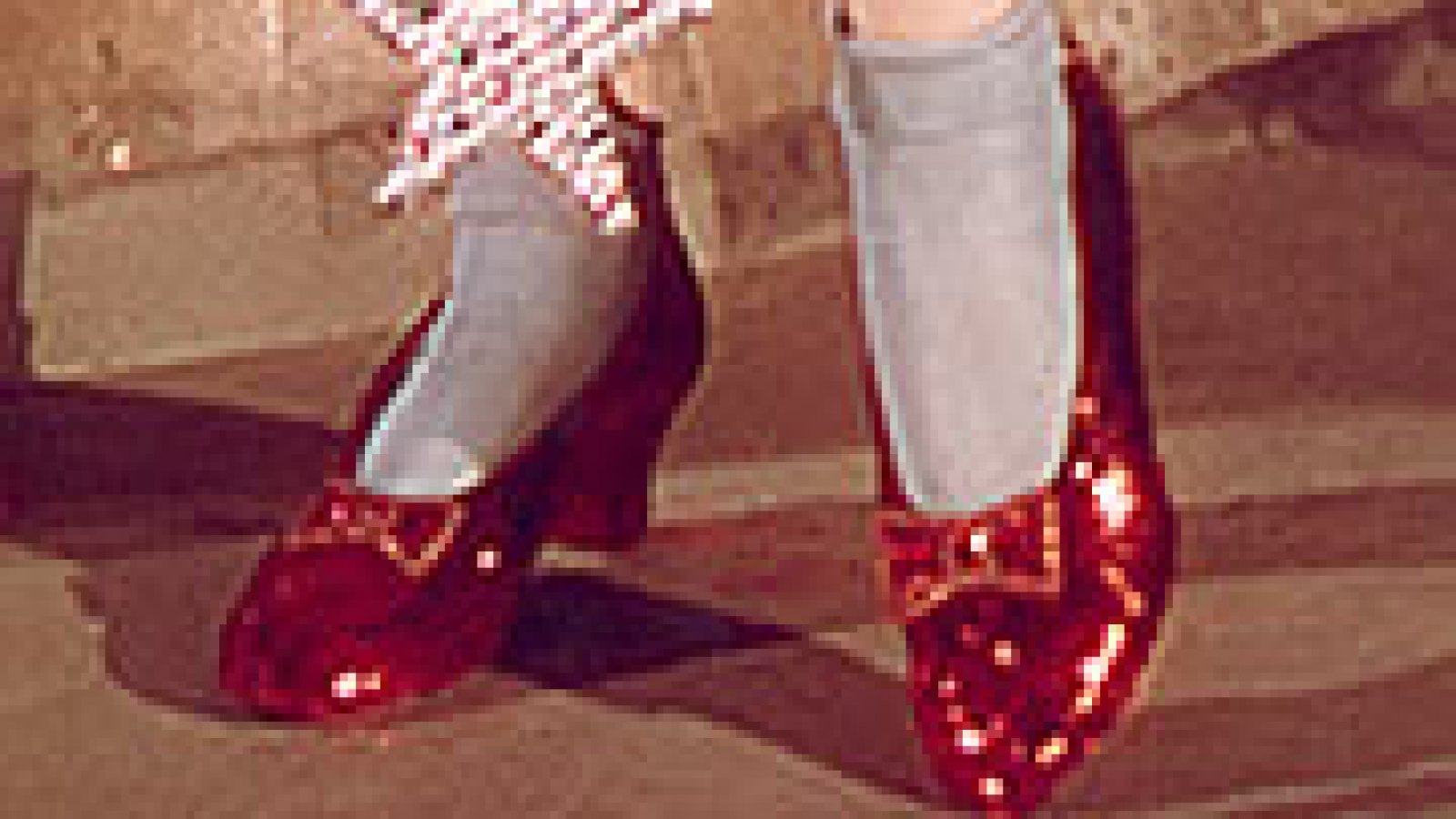 Les souliers de Dorothée dans le Magicien d'Oz sont à vendre