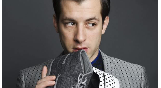 Mark Ronson devient l'égérie d'un parfum Fendi