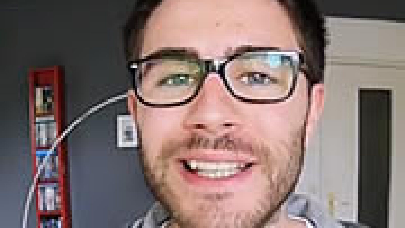 Cyprien teste les sous-titres automatiques sur Cortex - Madmoizelle