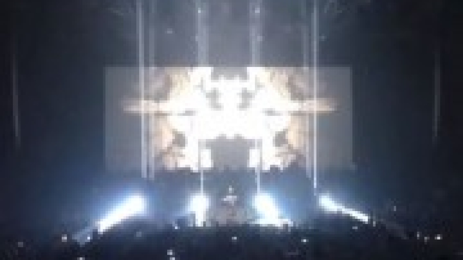 Woodkid joue « Volcano », son nouveau single - Madmoizelle