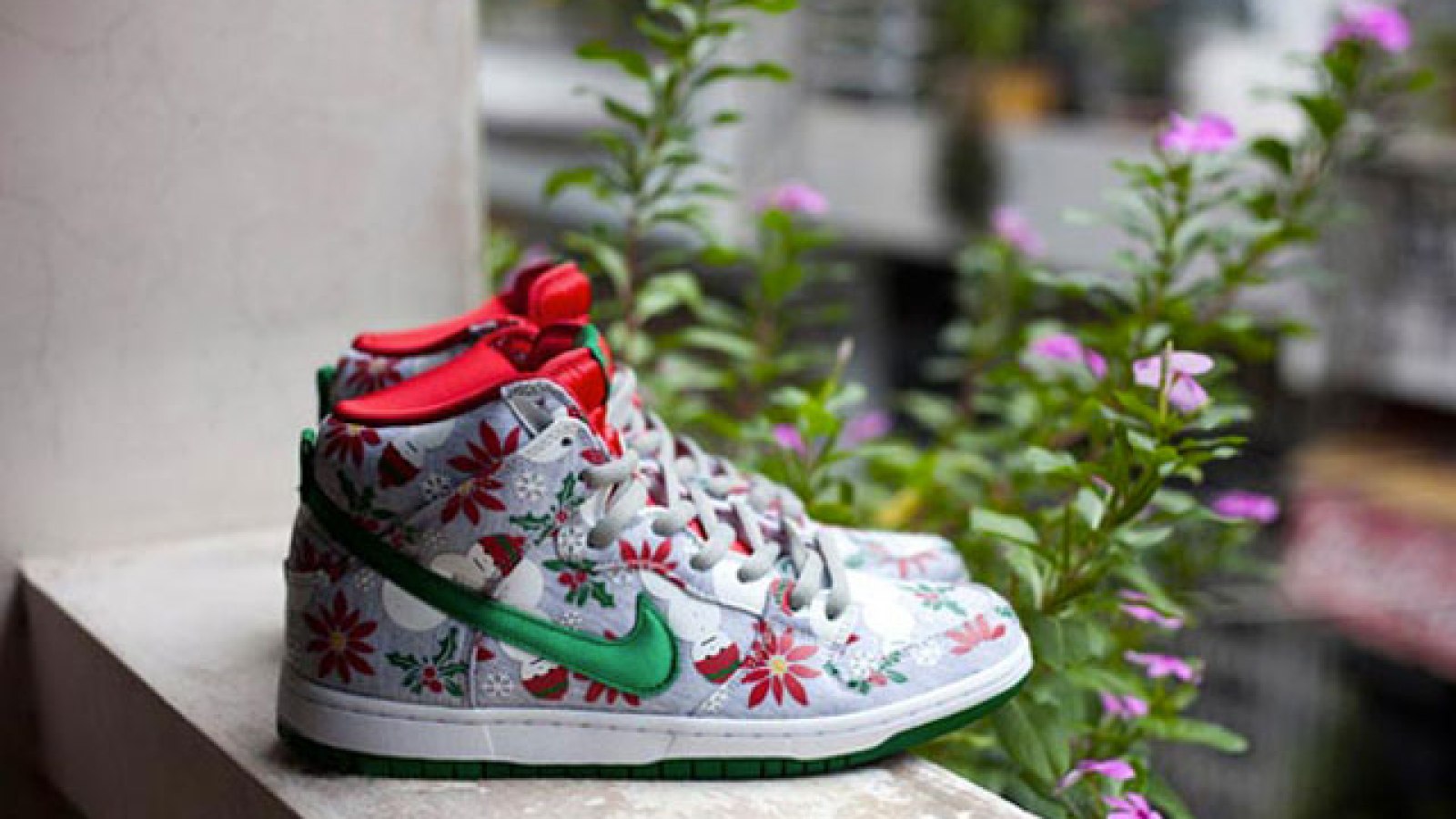 Nike crée deux paires de baskets aux couleurs de Noël — WTF mode ...