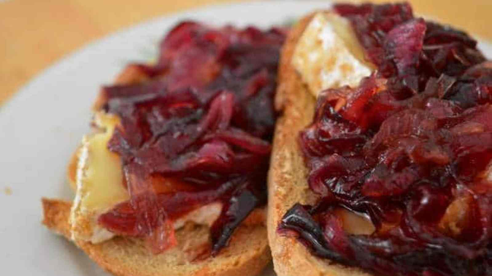 Les oignons rouges confits — La recette