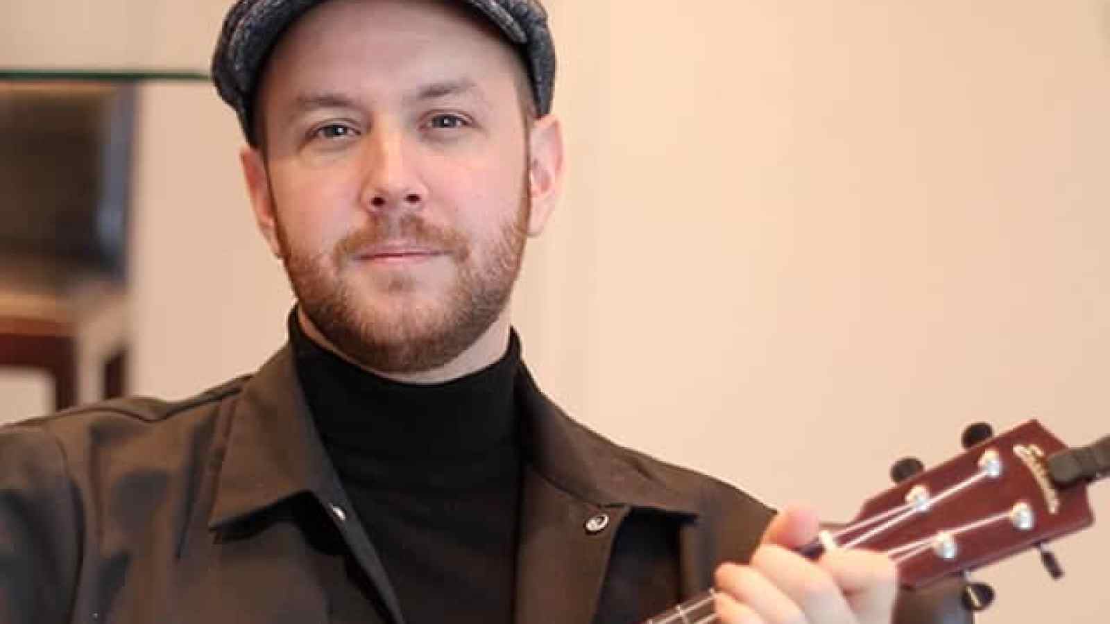 Matt Simons chante son hit « Catch & Release » au ukulélé ! - Madmoizelle
