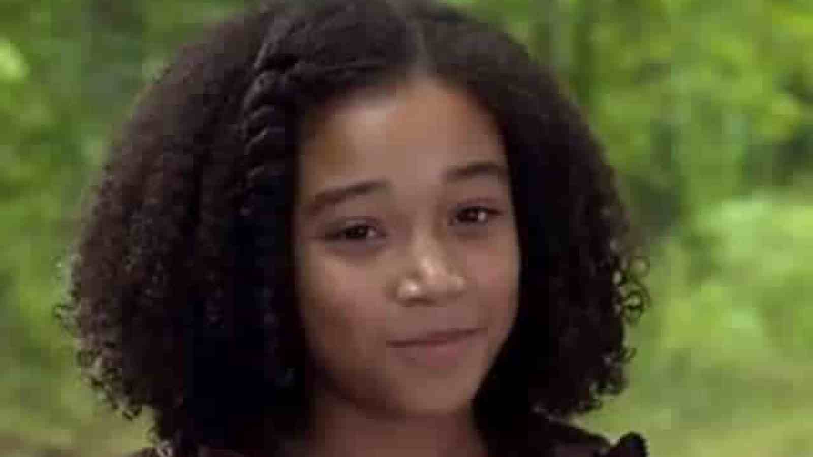 Amandla Stenberg (Rue de Hunger Games) écrit un poème sur la différence ...
