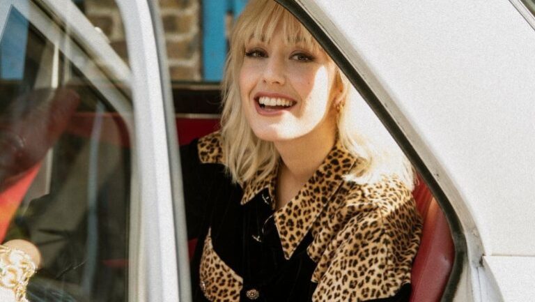 Rencontre avec Ehla, la chanteuse qui dépoussière la trentaine ...