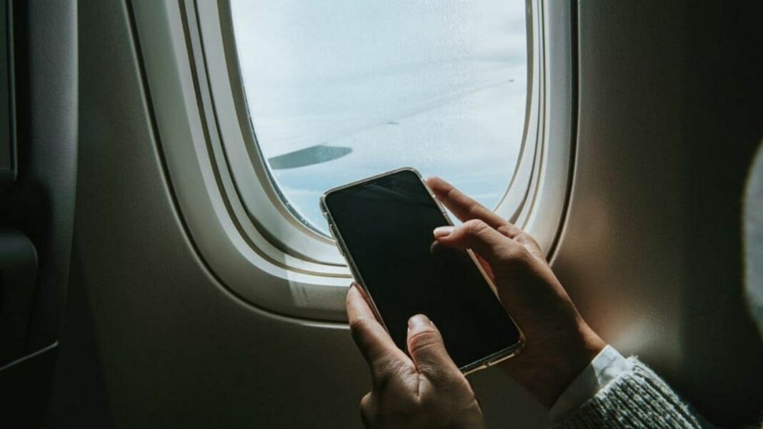 Le mode avion en avion, c'est vraiment utile ? - Madmoizelle
