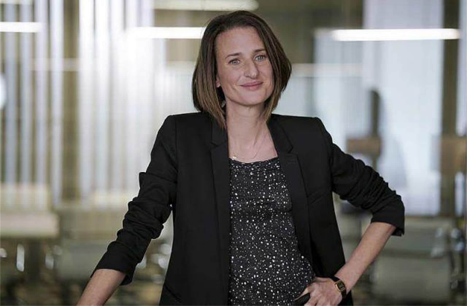 WTF ? Andrea Martel est devenue hétéro dans « Dix pour Cent » version ...