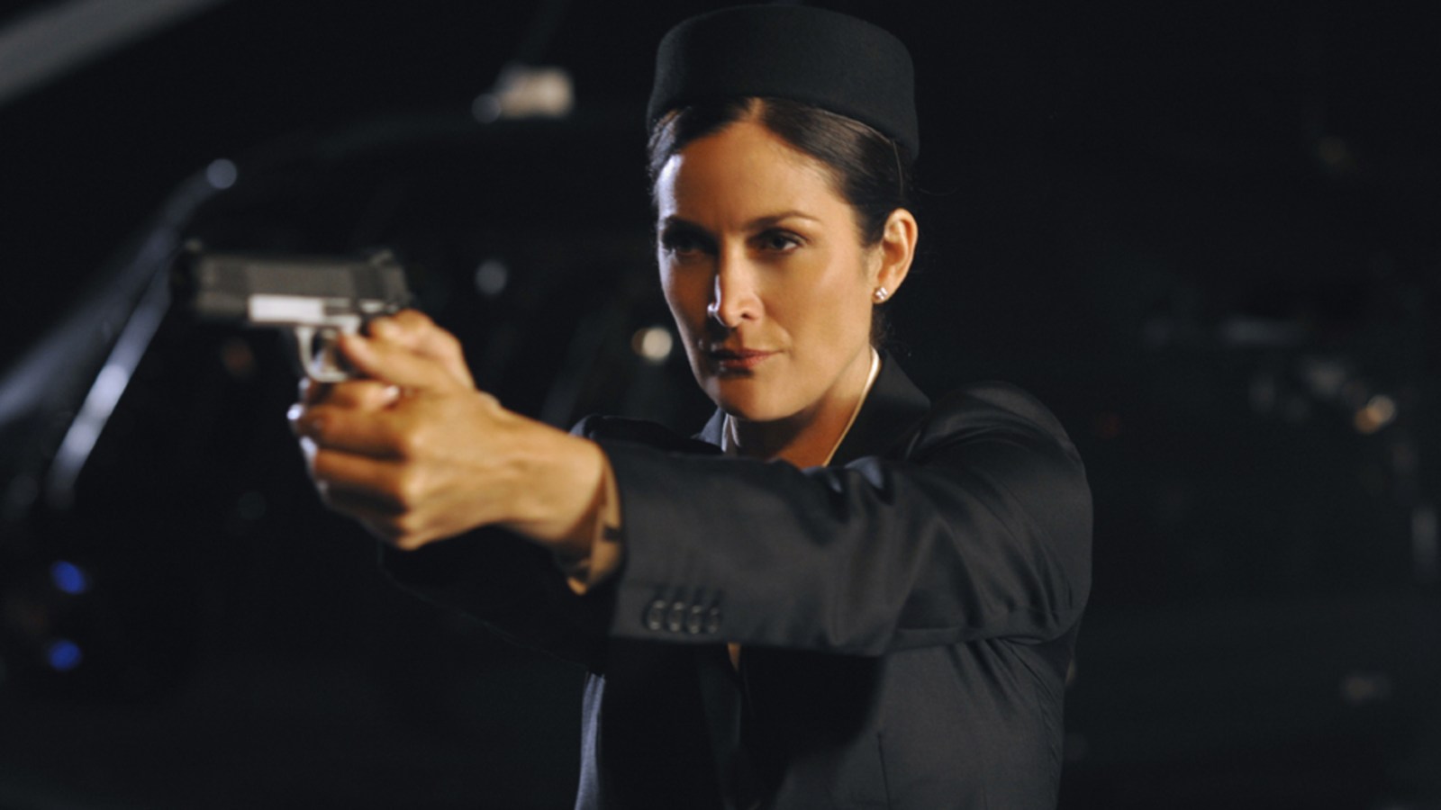 Carrie-Anne Moss, grand-mère à 40 ans ? Hollywood ne voit clairement ...