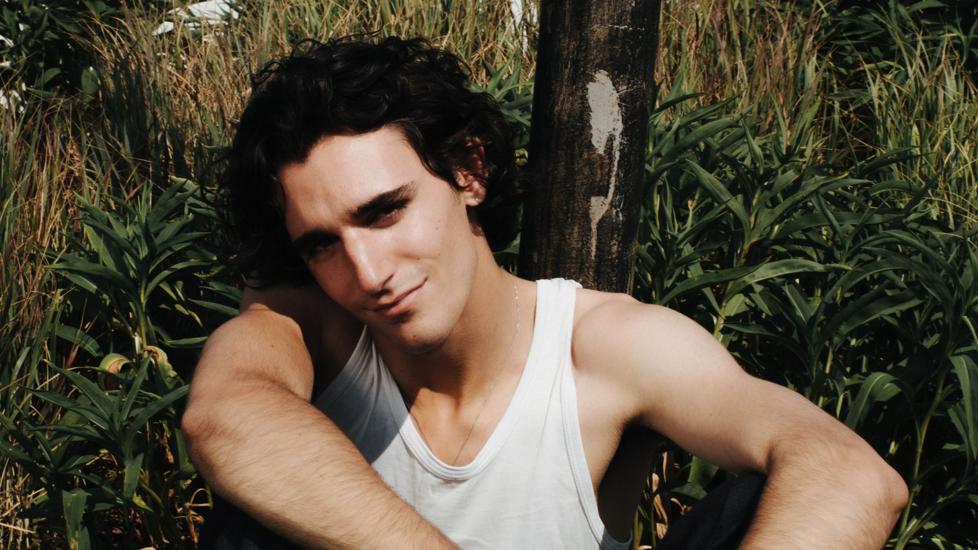 Interview de Tamino pour son 2e album, Sahar : « Mon introversion fait ma force » - Madmoizelle