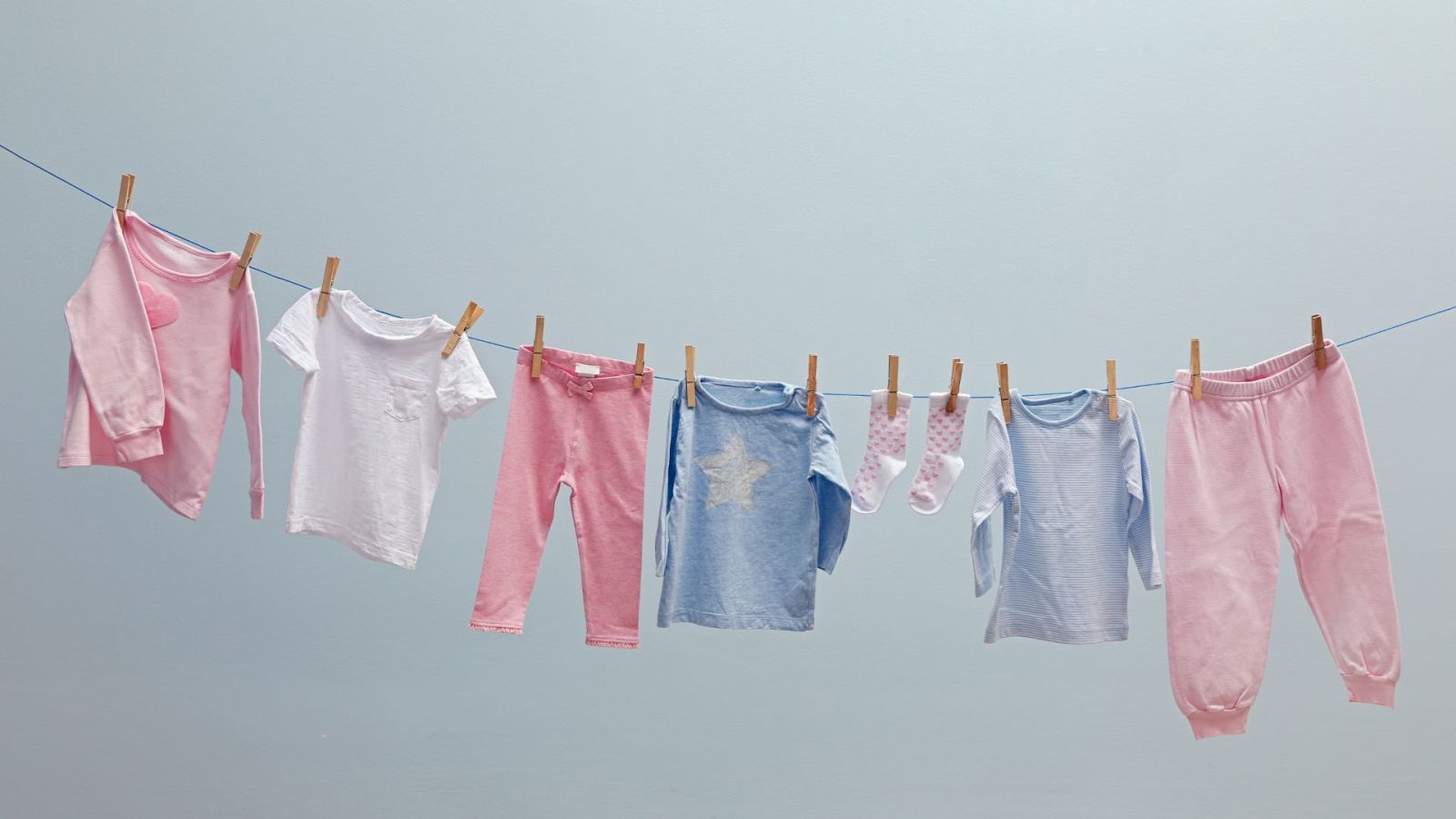 Voici 3 lessives spécialement faites pour les bébés (mais qui ne ...