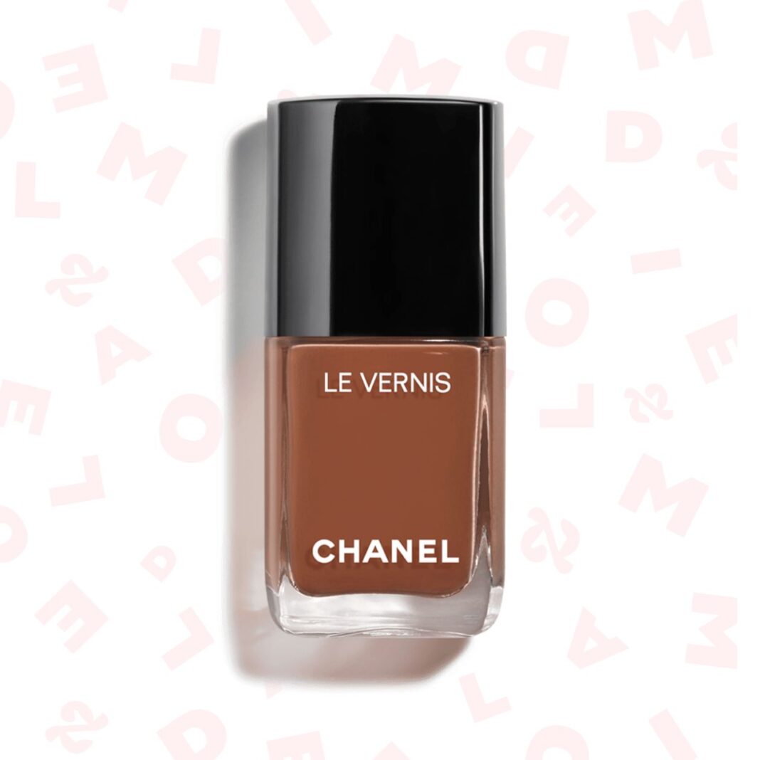La tendance vernis marron glacé nous rappelle que l'automne est proche ...