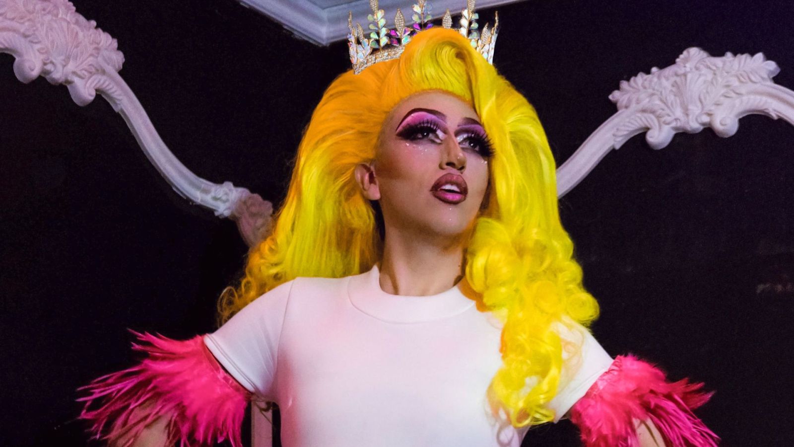 Un spectacle pour bébés invite une drag queen et reçoit des torrents de ...