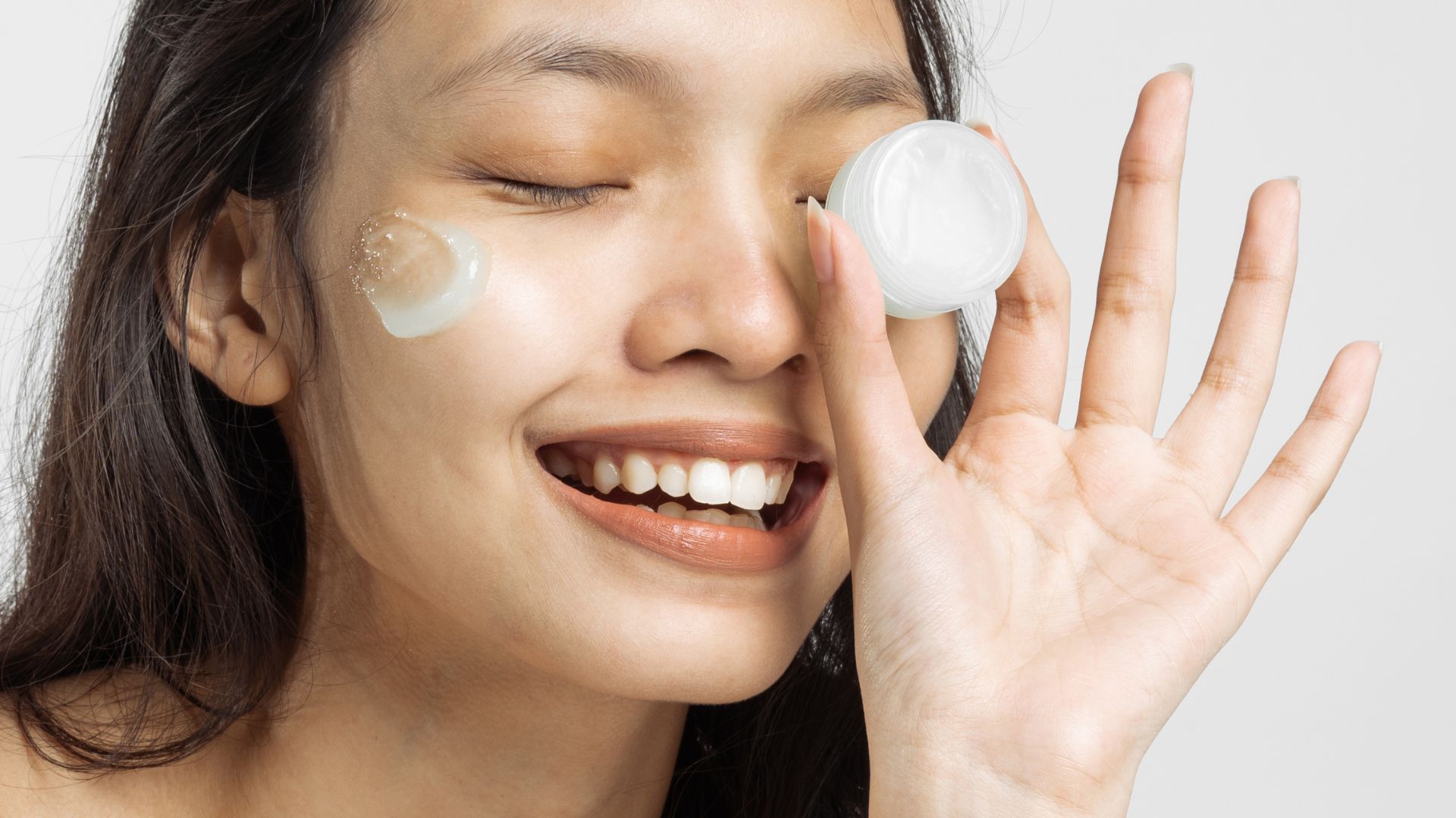 La technique du Retinol Sandwich permet de réduire les irritations ...