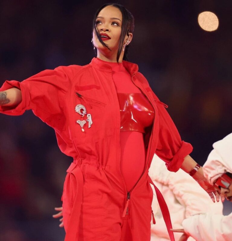 Les souliers de Dorothée dans le Magicien d'Oz sont à vendre