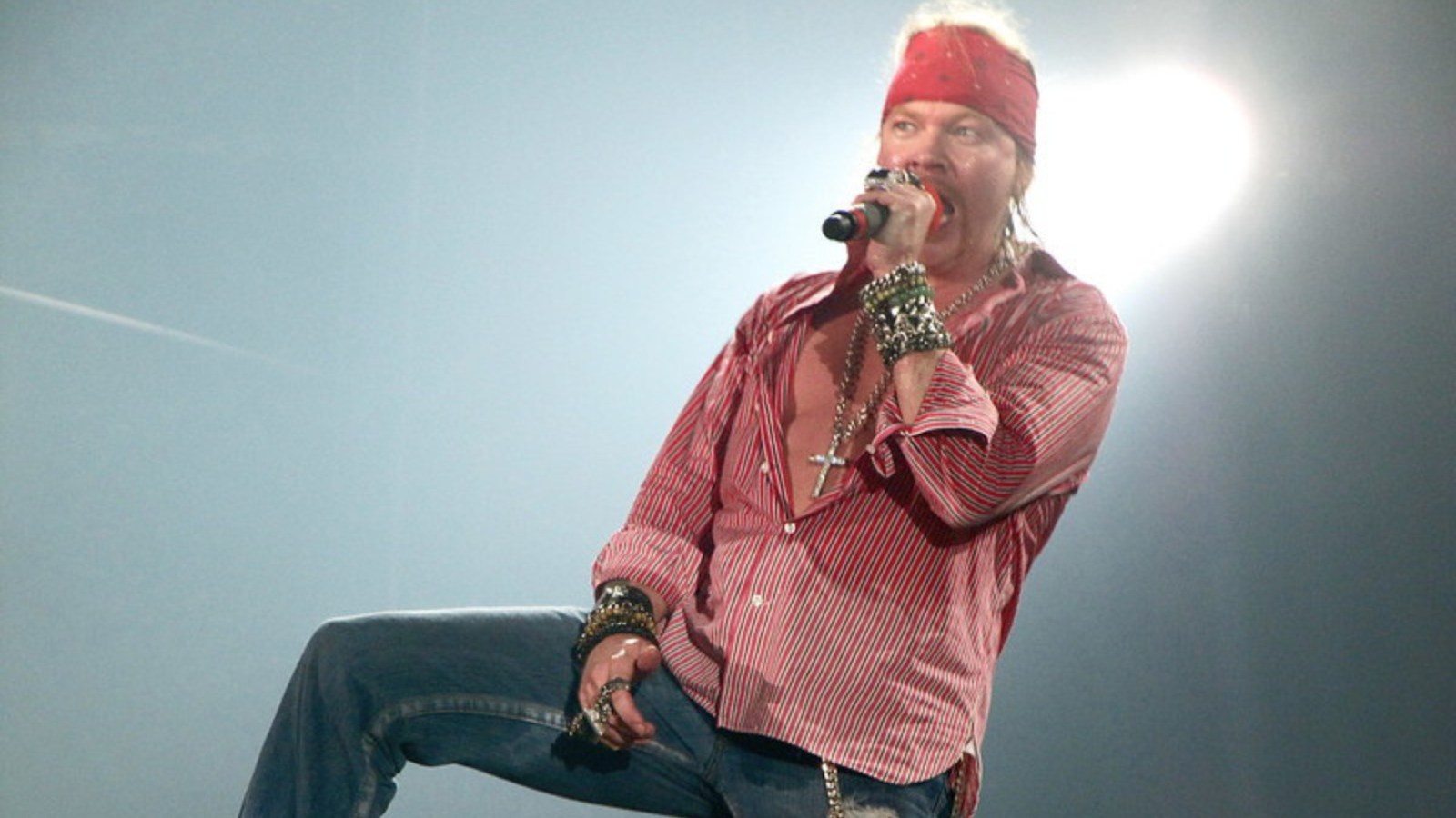 Axl Rose, star des Guns N’ Roses, est accusé d’agression sexuelle ...