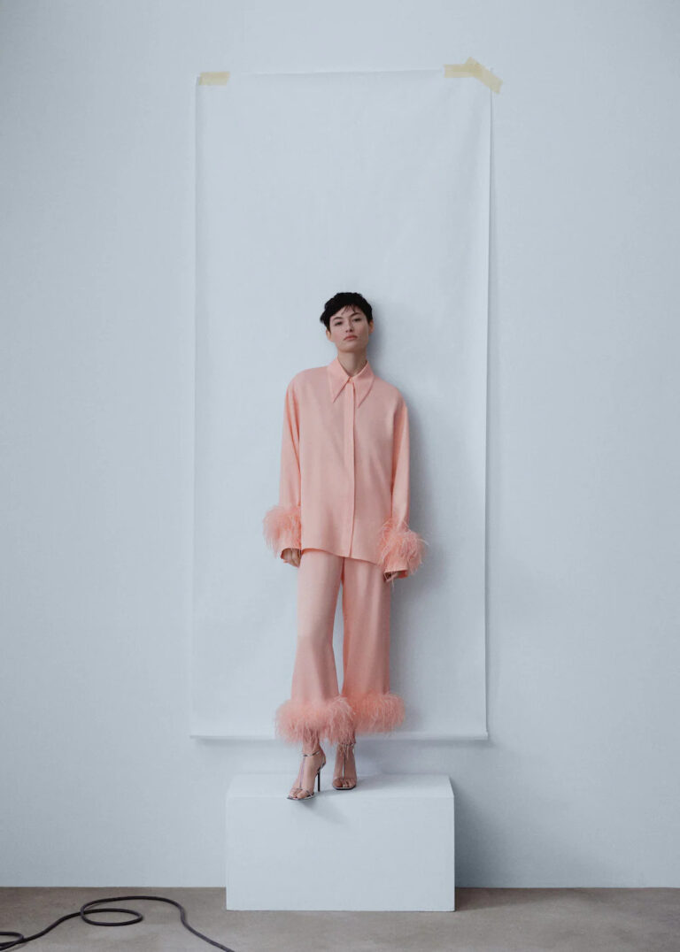 Comment porter le Peach Fuzz, couleur de l'année 2024 selon Pantone ...