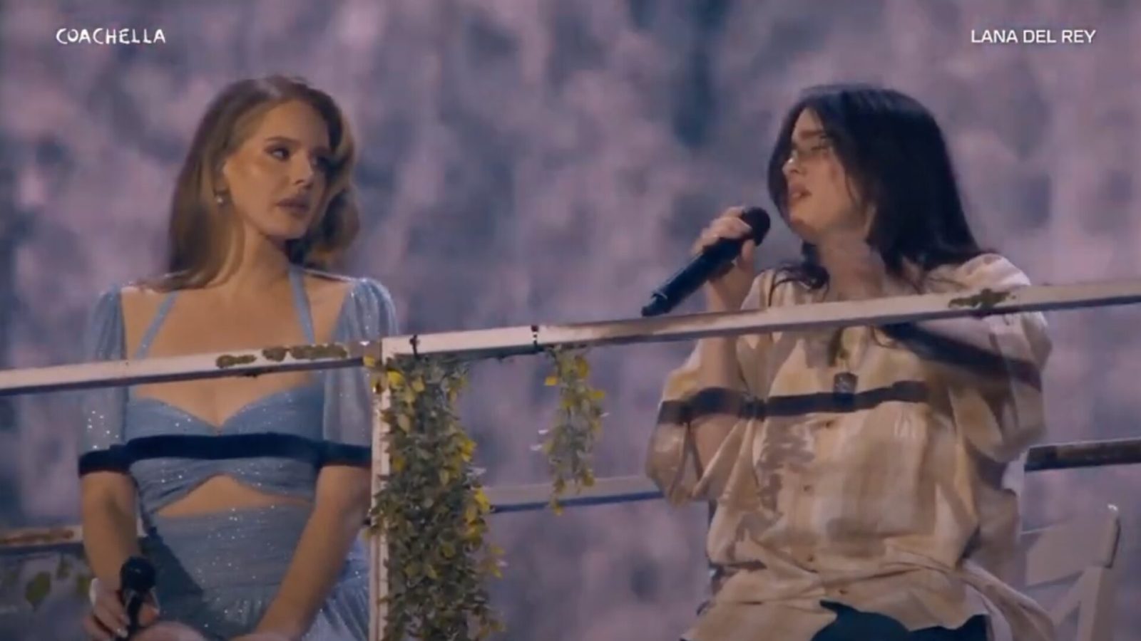 À Coachella, Lana Del Rey fait un duo avec une invitée surprise et met ...
