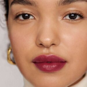 Berry lips : l'été 2024 signe le grand retour de cette couleur de rouge ...