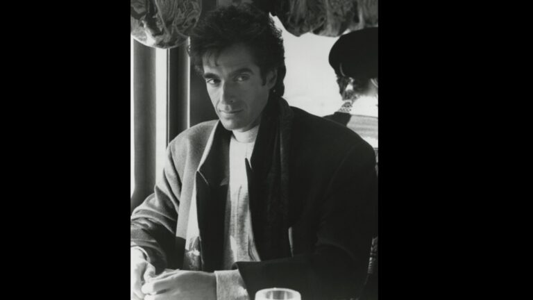 Les souliers de Dorothée dans le Magicien d'Oz sont à vendre