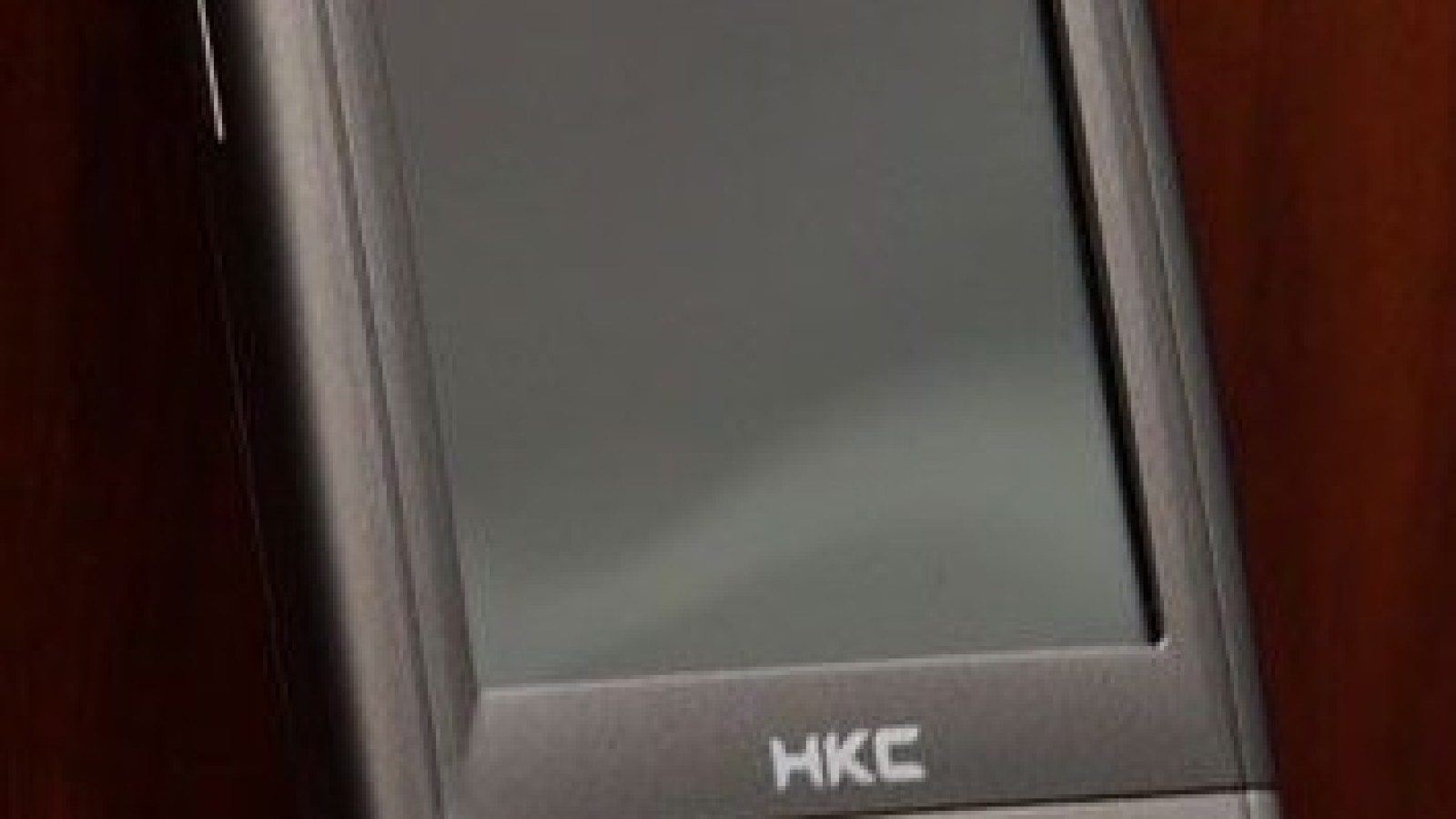 HKC et son mobile dual sim dual standby - Numerama