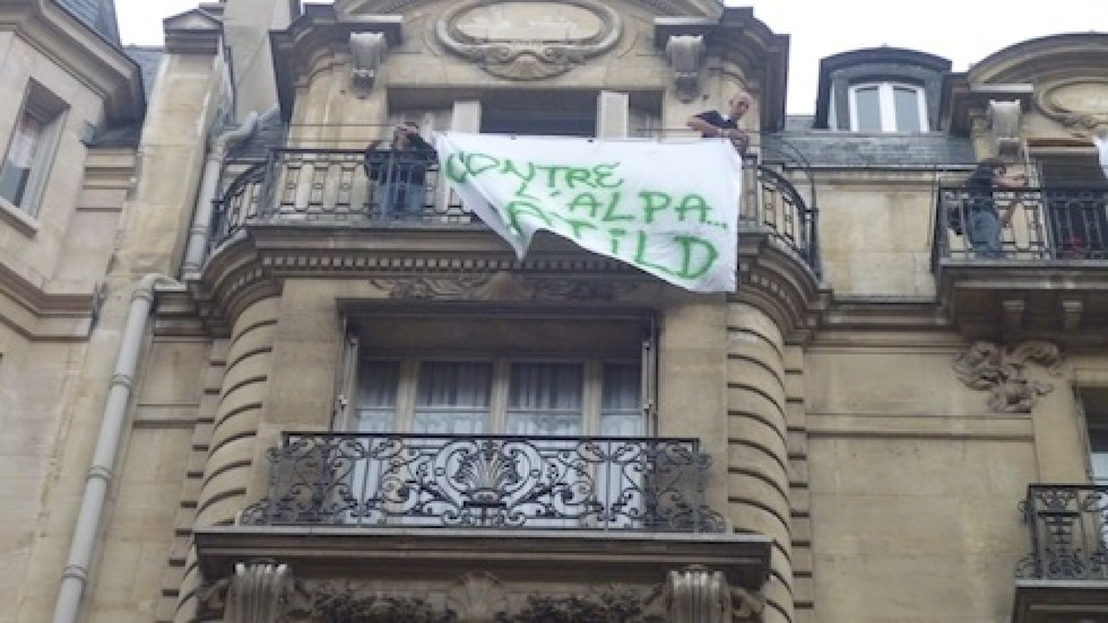 Des soutiens de Wawa-Mania investissent les locaux de l'ALPA - Numerama