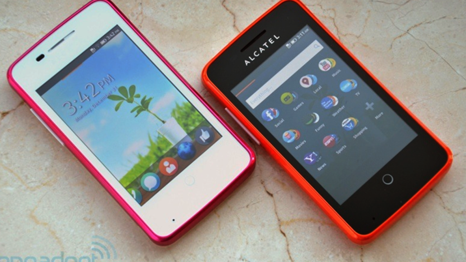 Firefox OS : les Alcatel One Touch et ZTE Open dévoilés - Numerama
