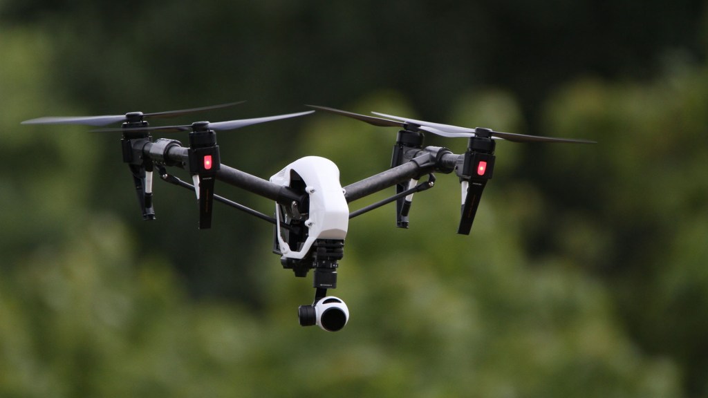 DroneDefender, un fusil anti-drone qui brouille les ondes - Numerama