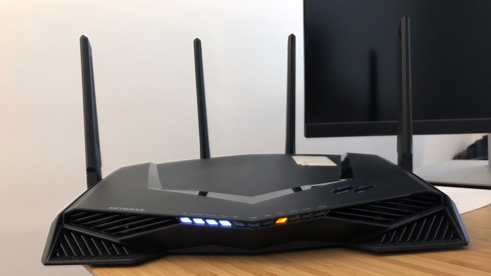 Test du routeur Netgear XR500 Nighthawk Pro Gaming : moche, polyvalent ...