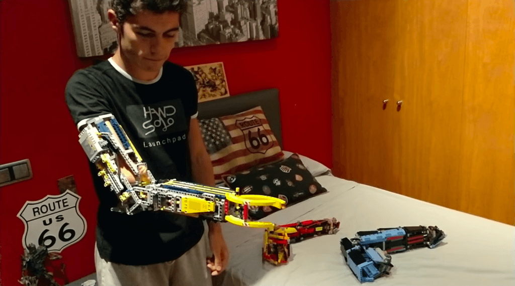 Cette prothèse d'avant-bras en Lego est le truc le plus cool que vous ...