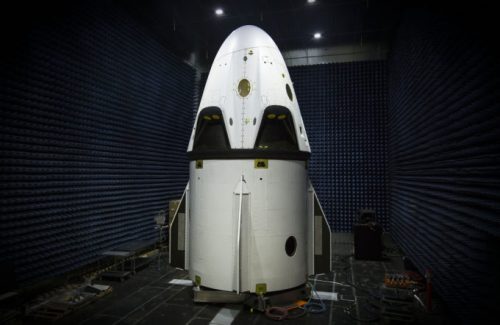 La Capsule Habitable Crew Dragon De Spacex Est Totalement Perdue Numerama