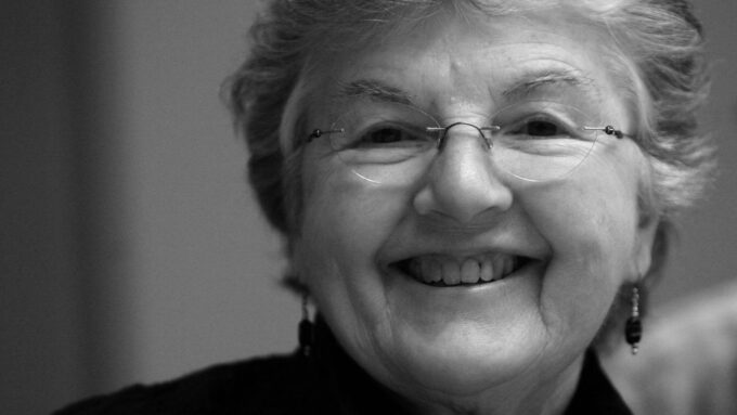 Frances E. Allen, première lauréate du Prix Turing et génie de l ...