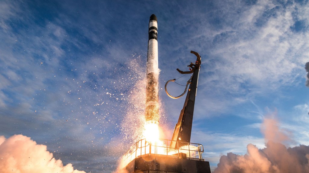 Rocket Lab remet sa fusée Electron en selle avec 3 tirs prévus à la ...