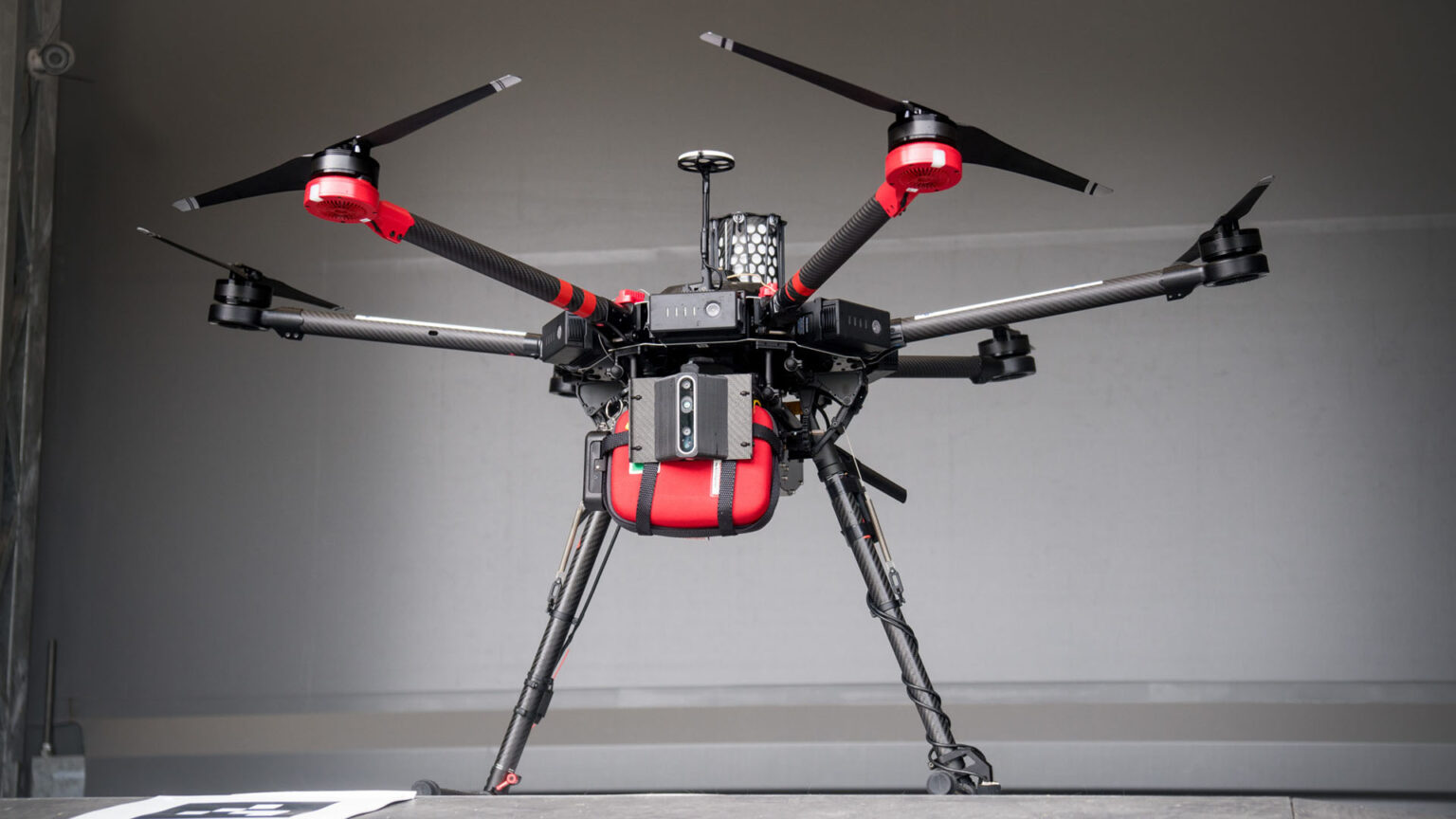 Découvrez l'impressionnant fusil anti-drones de Droneshield - Numerama