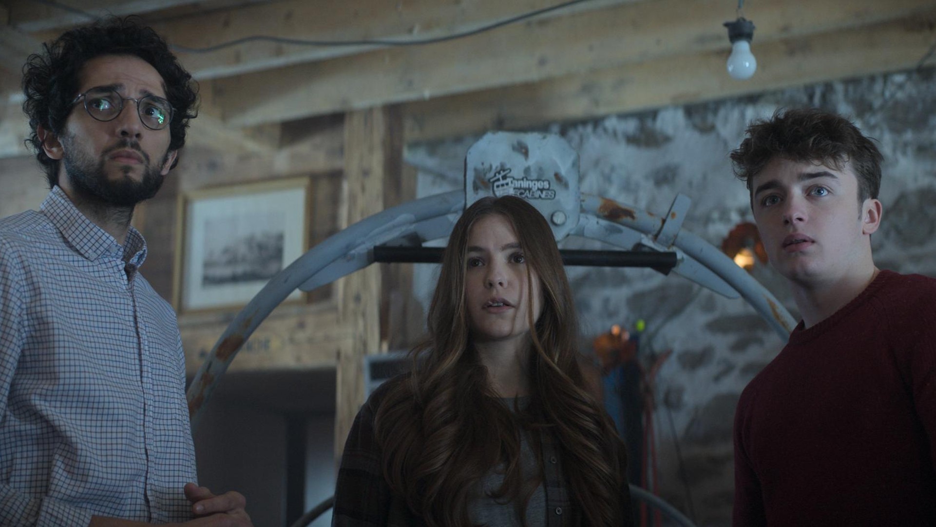 Parallèles - Streaming, casting, bandes-annonces et actualités sur la ...