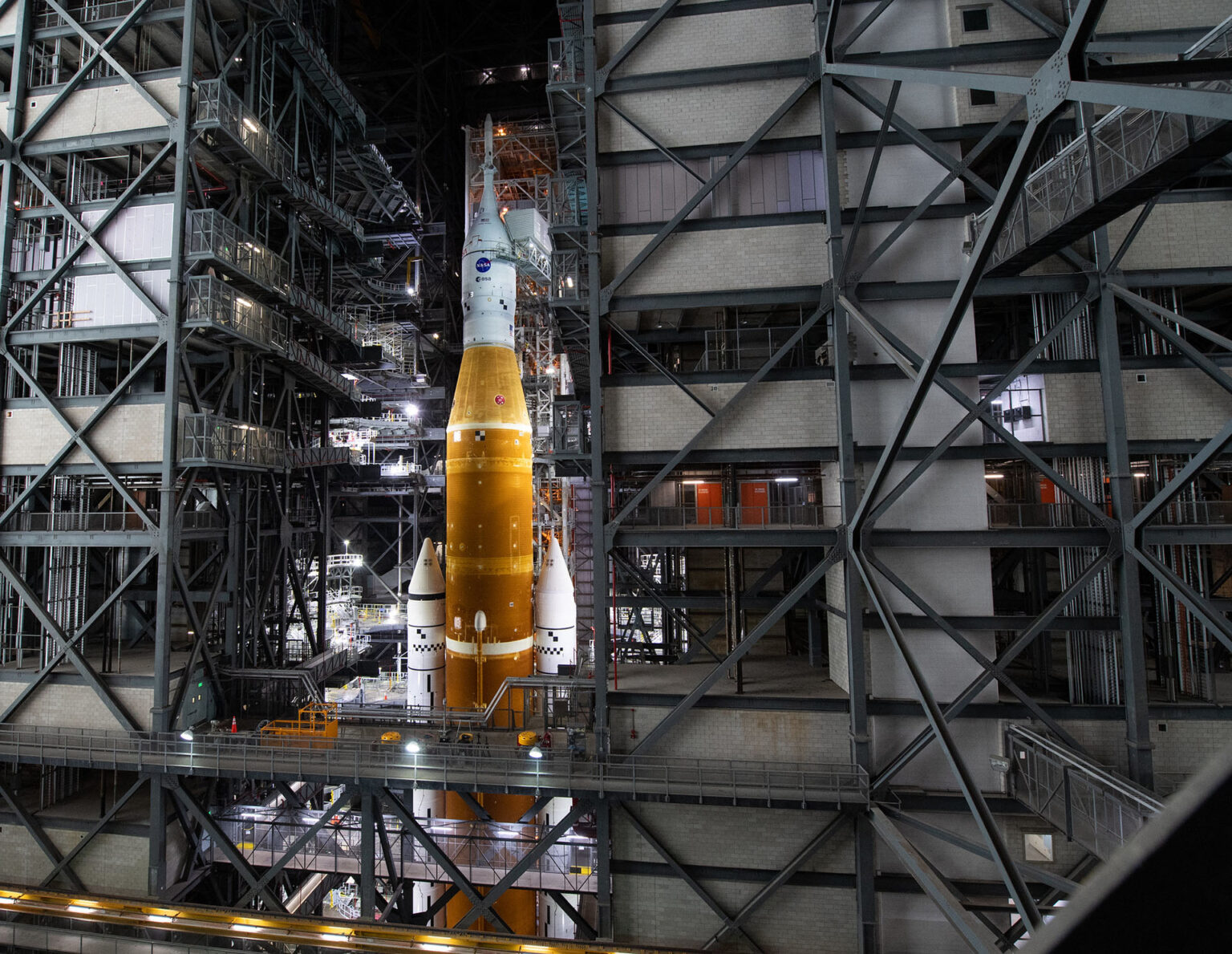 Le SLS est de sortie : la Nasa dévoile ses plus belles photos de la ...